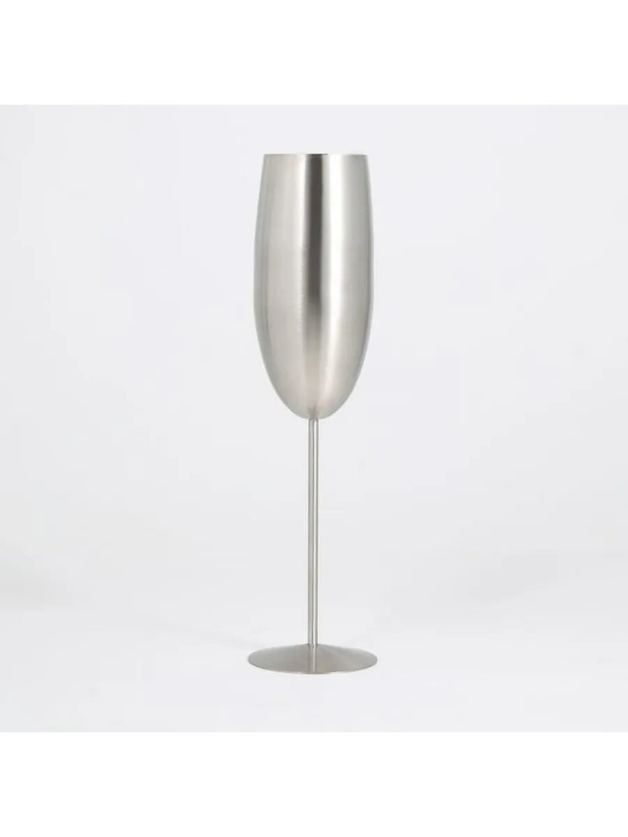 Стильный металлический бокал для напитков