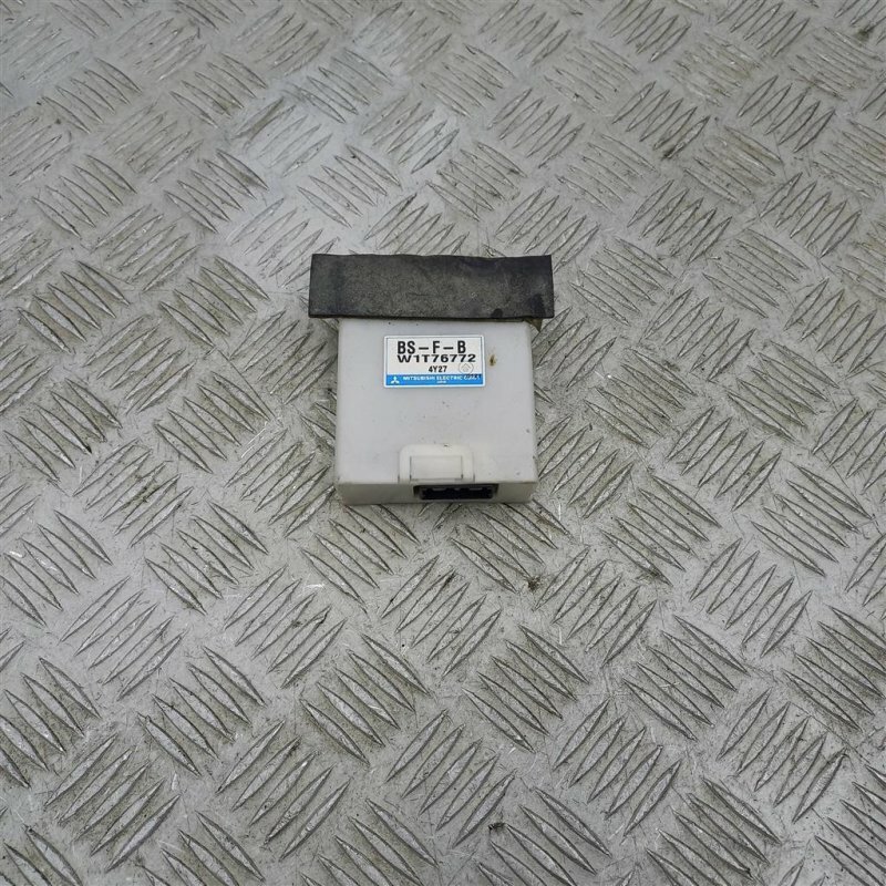 Б/У Блок электронный Mazda Demio 2 DY / Мазда Демио 2 DY 1.3 ZJ 91 Л.С 2003