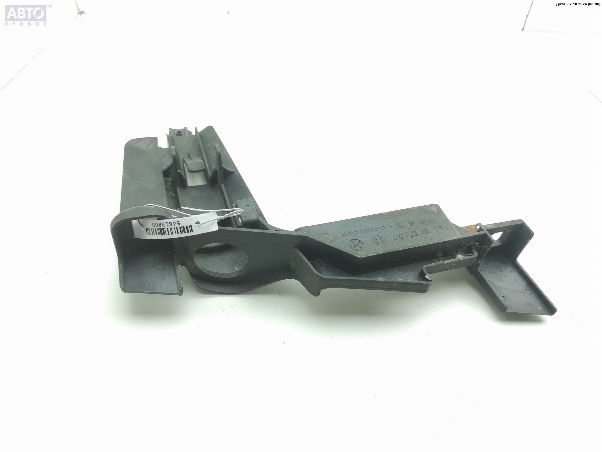 Крепление фары левой BMW 3 E46 (1998-2006)