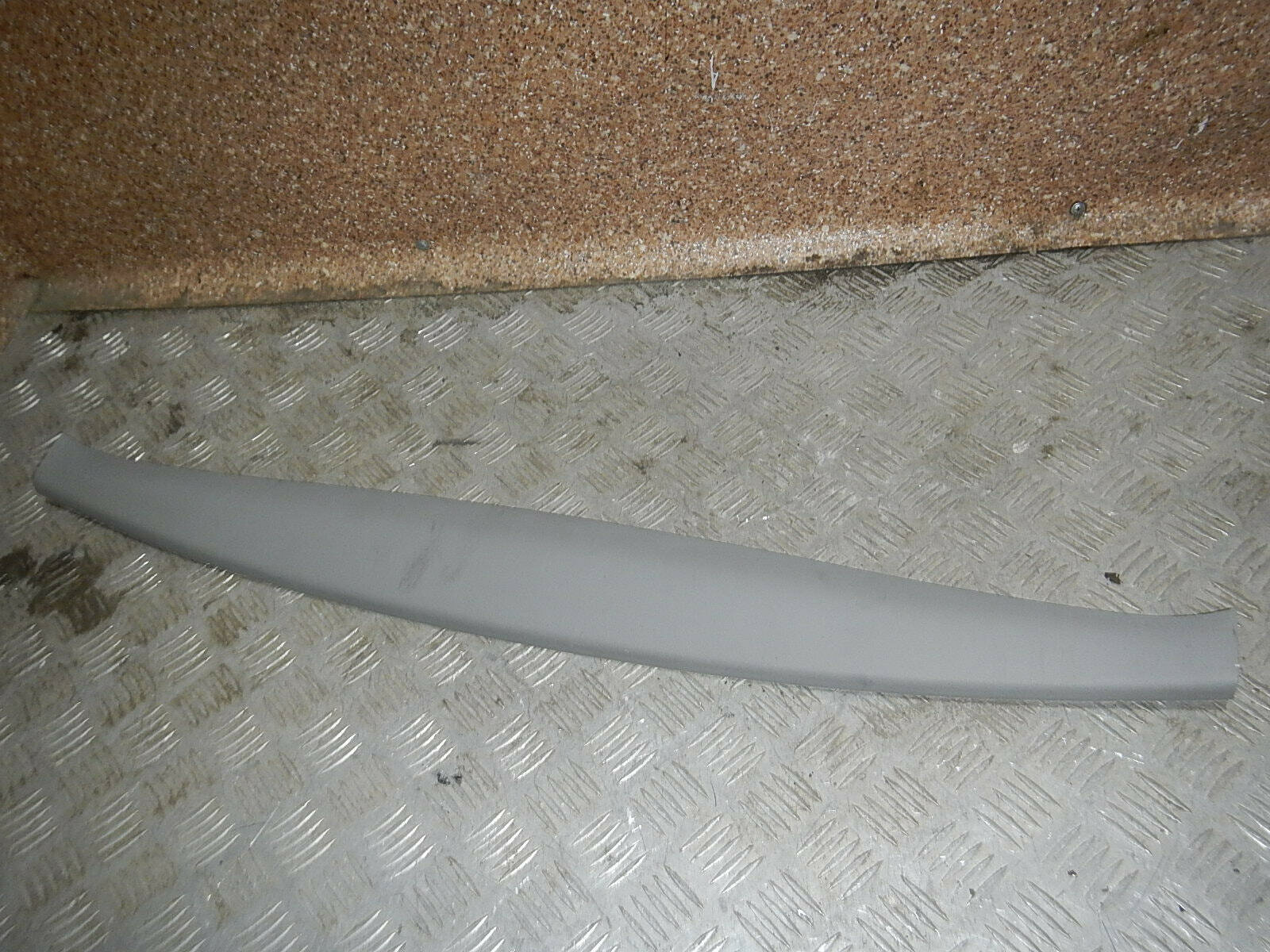 Б/У Обшивка двери багажника, Toyota (Тойота)-IPSUM TOYOTA IPSUM верхняя Без повреждений. 300402 TOYOTA арт. 6768744050