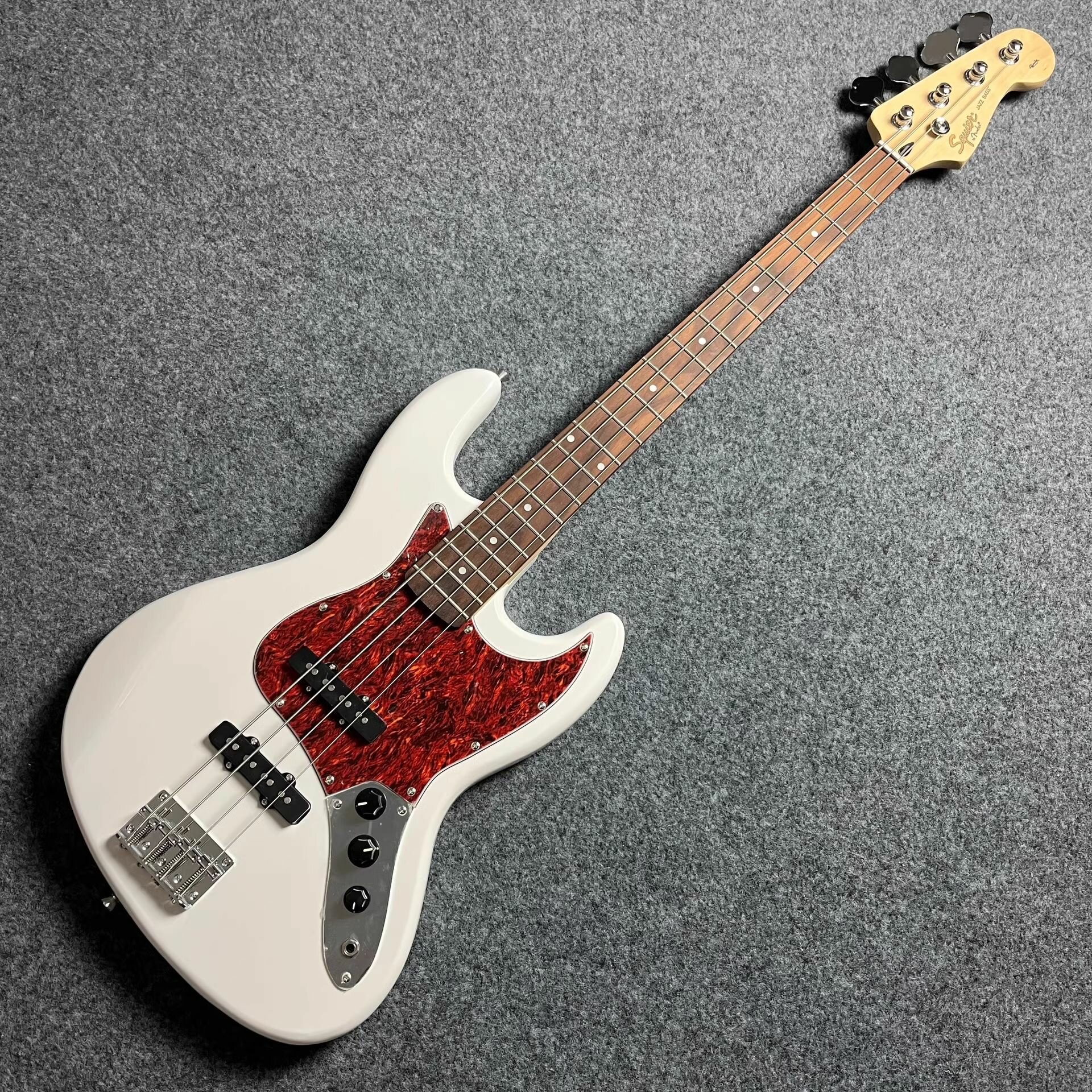 Бас-гитара fende squier бас гитара 4 струн jazz bass, рис. реакционе