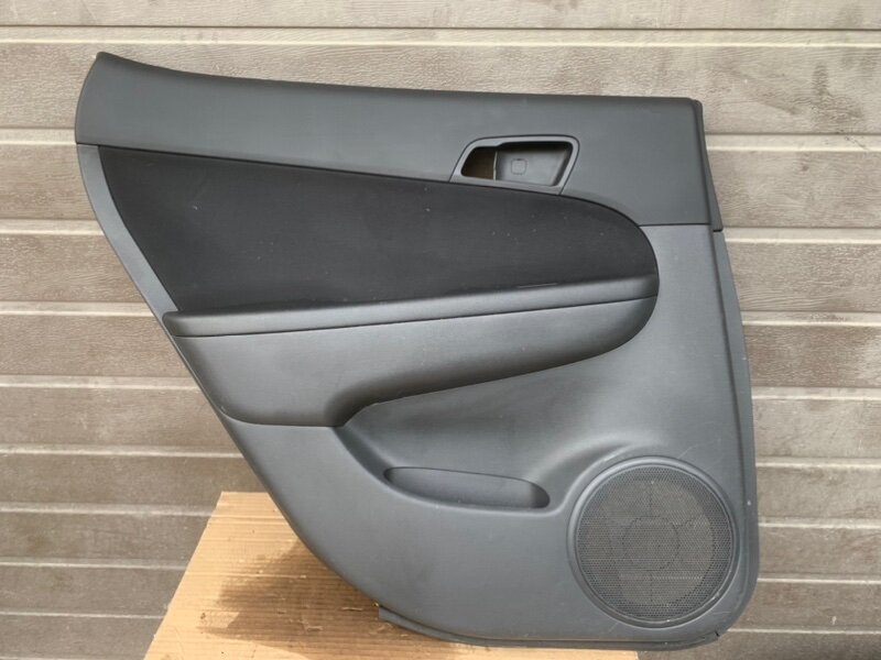 Обшивка двери задняя левая Hyundai i30 хетчбэк 833012L020VE