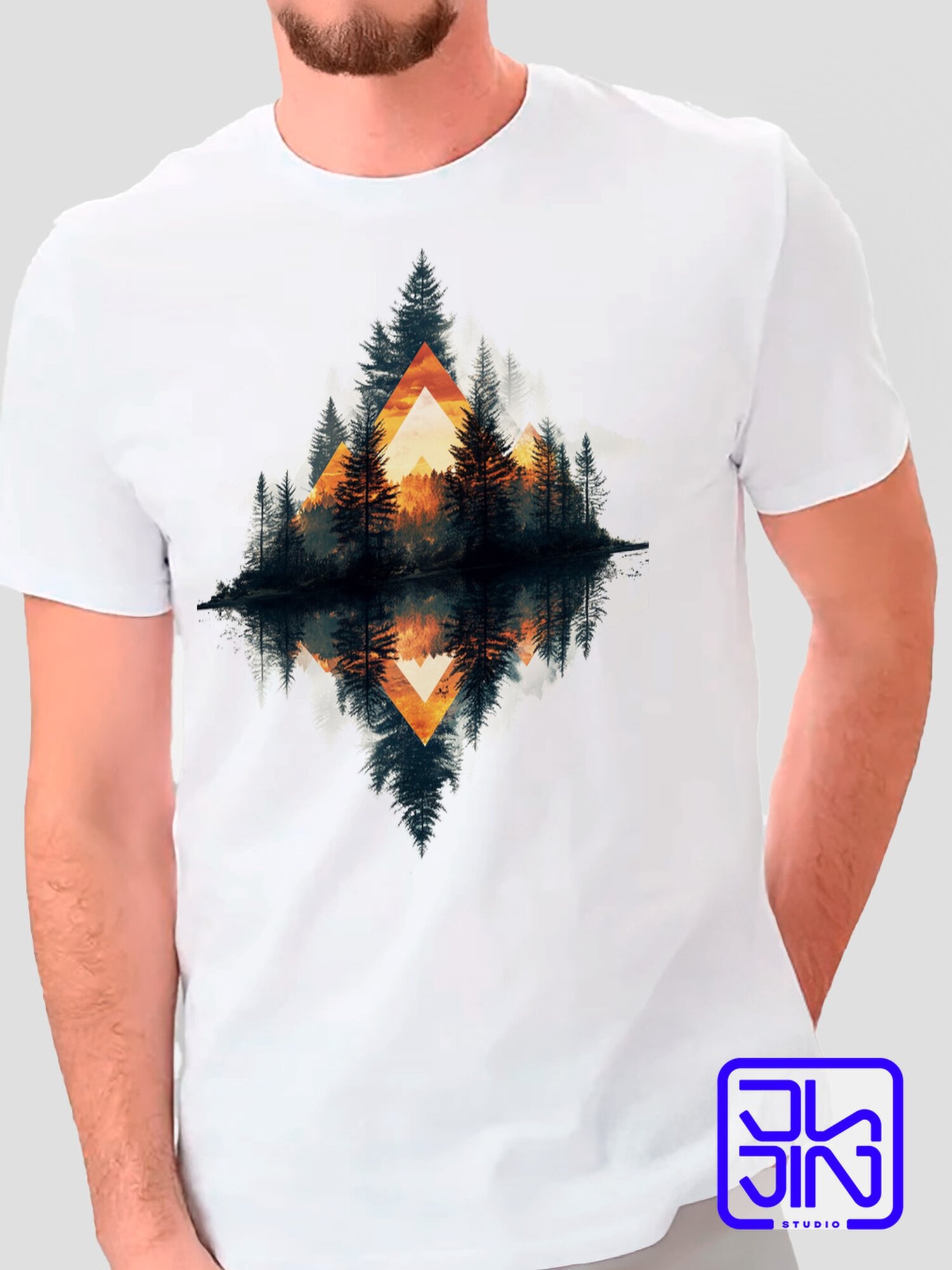 Футболка классическая мужская с авторским принтом Лес черно-белый, абстрактный с геометрическим треугольником и оранжевым закатом, белый хлопковый трикотаж с прикольным рисунком на груди