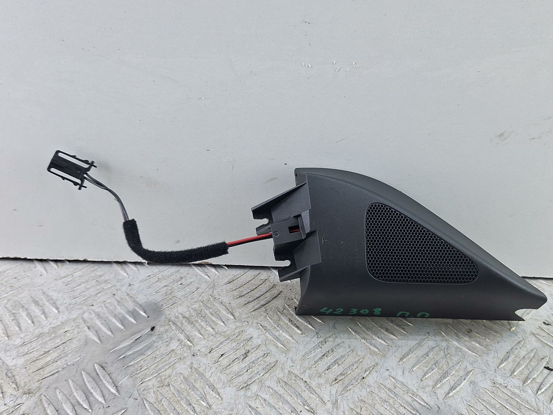 Динамик высокочастотный (пищалка) двери передней правой Volkswagen Passat B6 2008