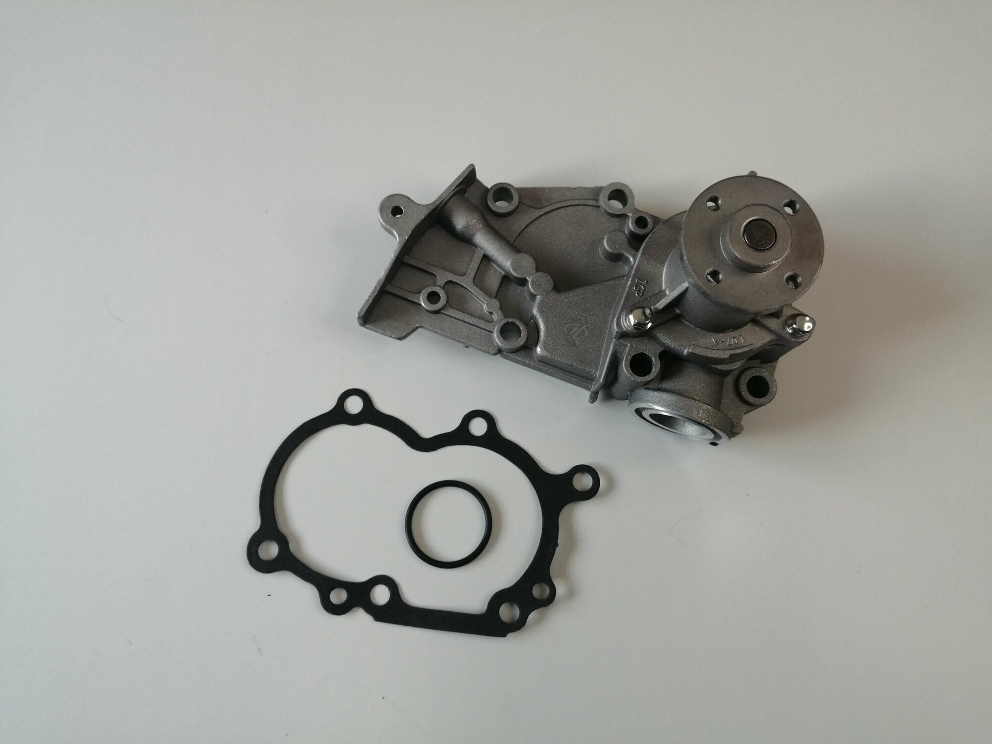 Насос водяной Chery QQ [1.1 8V 5AMT хетчбэк] 3721307010