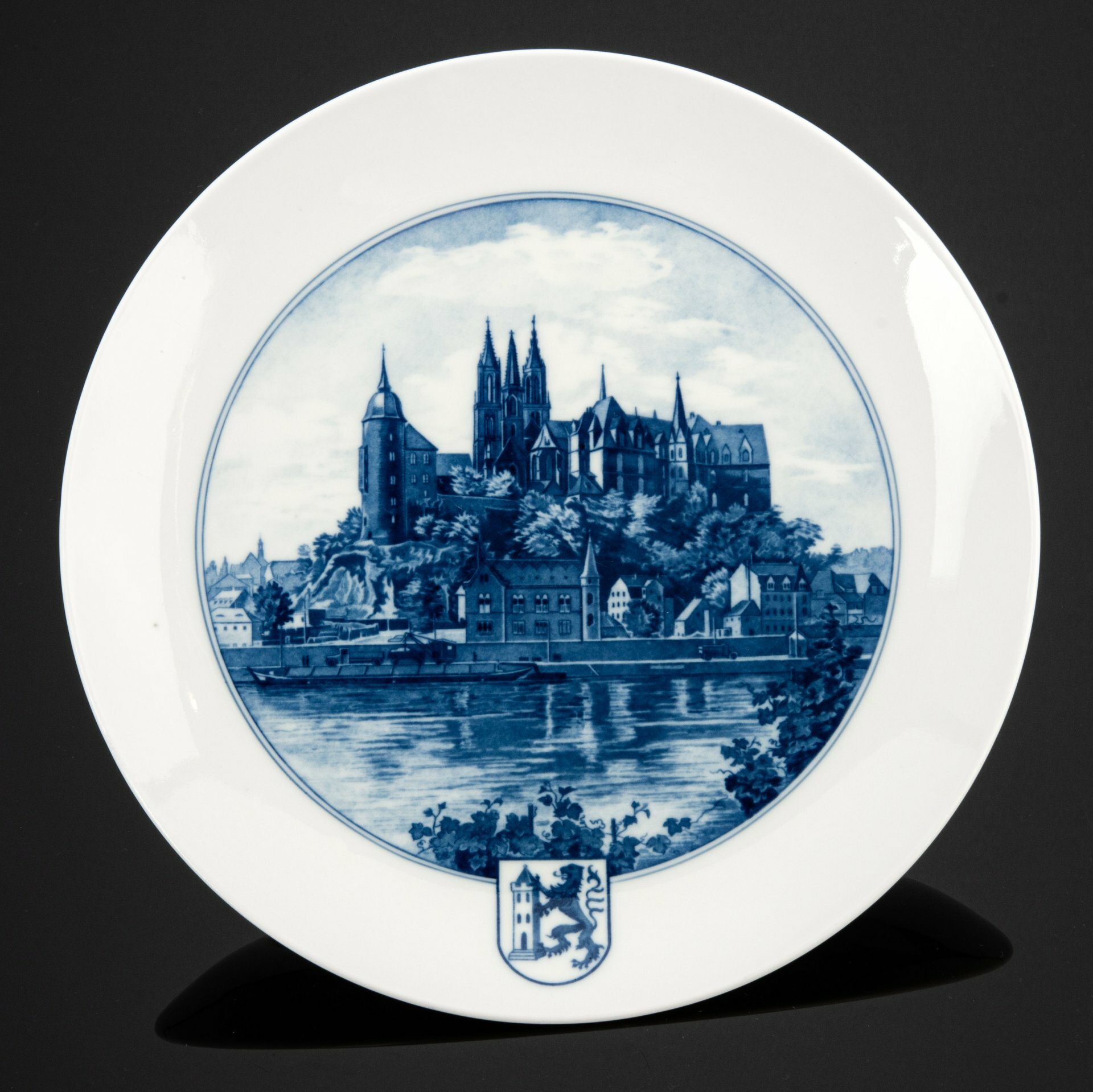 Тарелка настенная с изображением замка "Альбрехтсберг" в городе Майсен