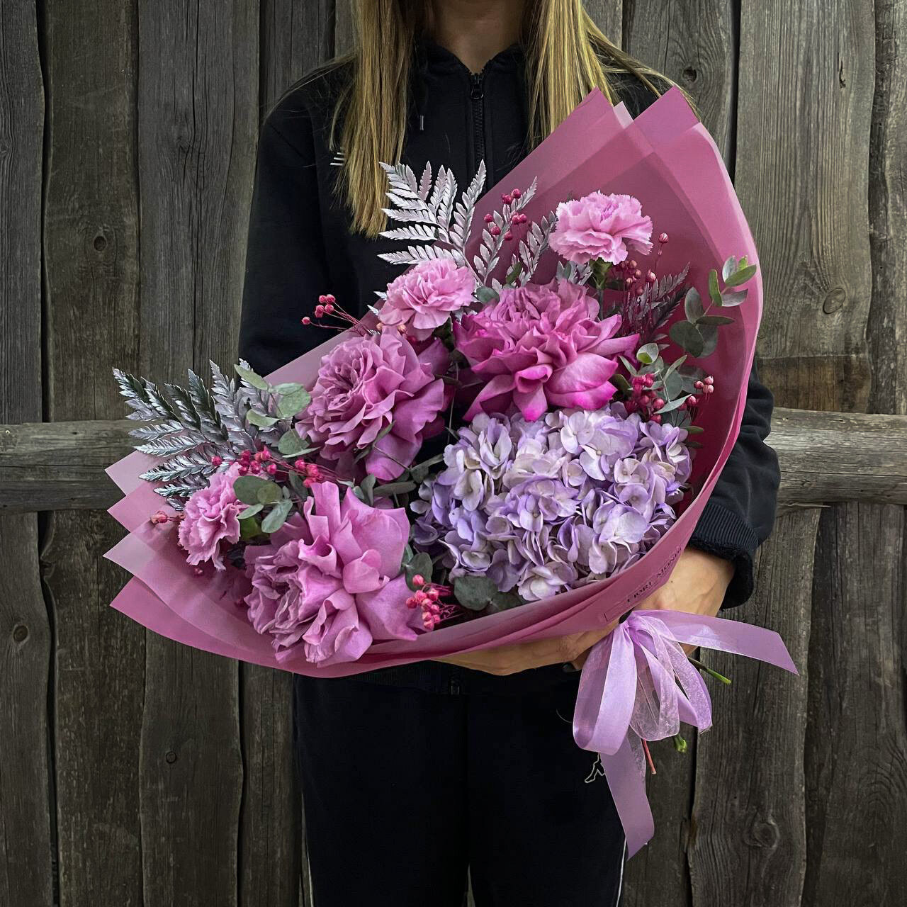 Авторский букет с гортензией и французской розой FM050