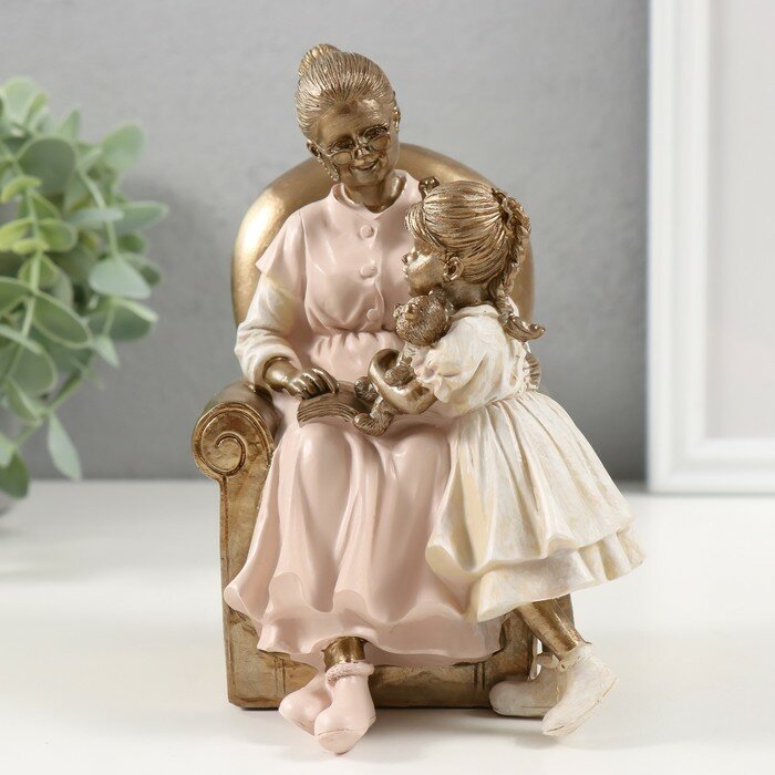 Фигурка полистоун «Уютный вечер с бабушкой за книжкой», 12.5×10.5×15.5 см