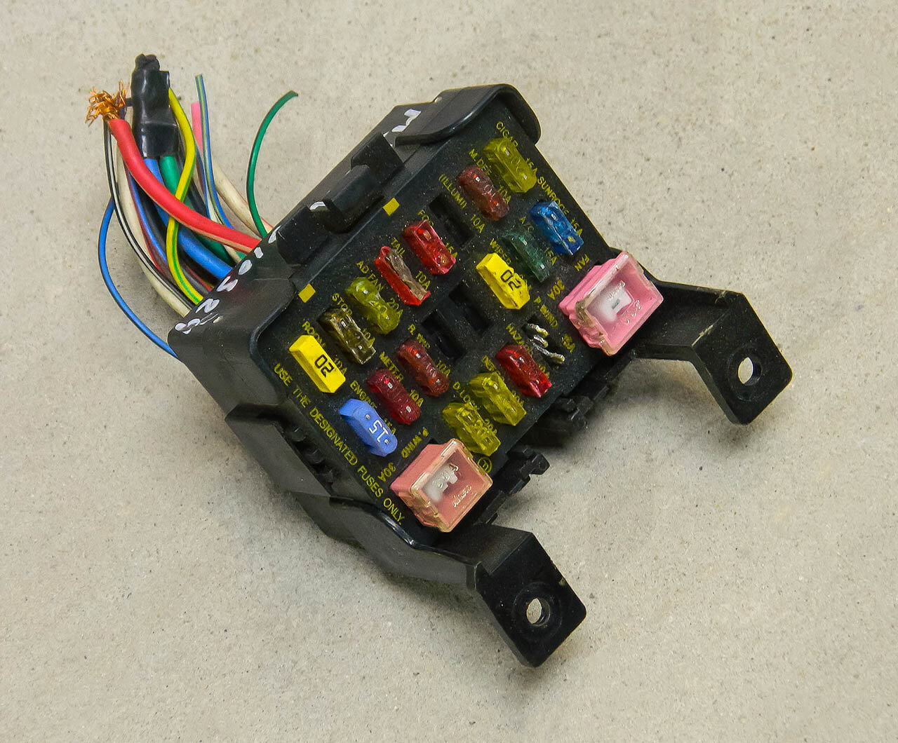 Блок предохранителей Mazda Demio 1 (L-рукая)