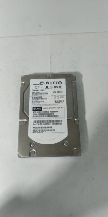 Жесткий диск 3.5" Seagate Cheetah 15K.6 146 Гб Cheetah 15K.6 ST3146356SS 146 Гб SAS