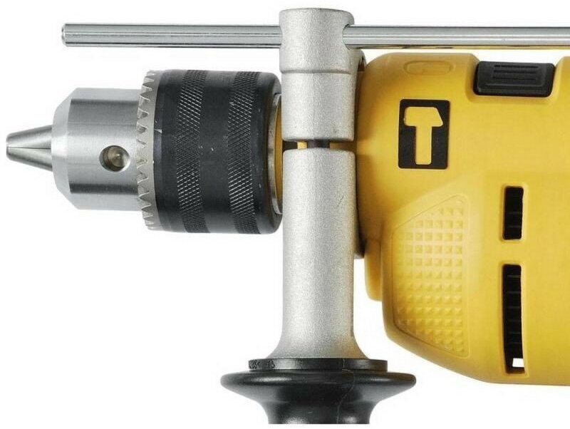 Дрель ударная DeWalt DWD 024, 650 Вт, реверс, щёточный двигатель, кейс — фото 1