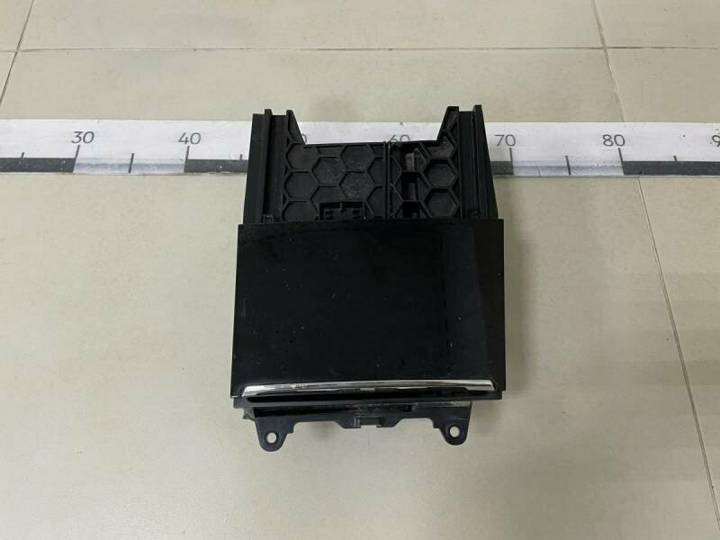 Ящик передней консоли Skoda Kodiaq 2016 кат.номер: 57B863077E