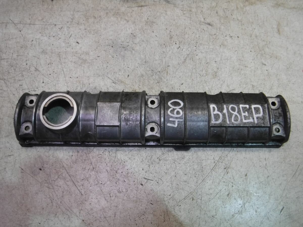 Крышка головки блока (клапанная) Volvo 460 I (1988—1997) 3343729