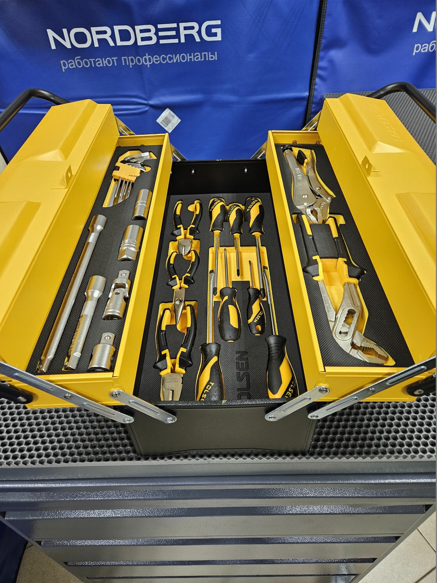 Набор инструментов универсальный, раскладной ящик, 60 предметов для автосервиса TOLSEN