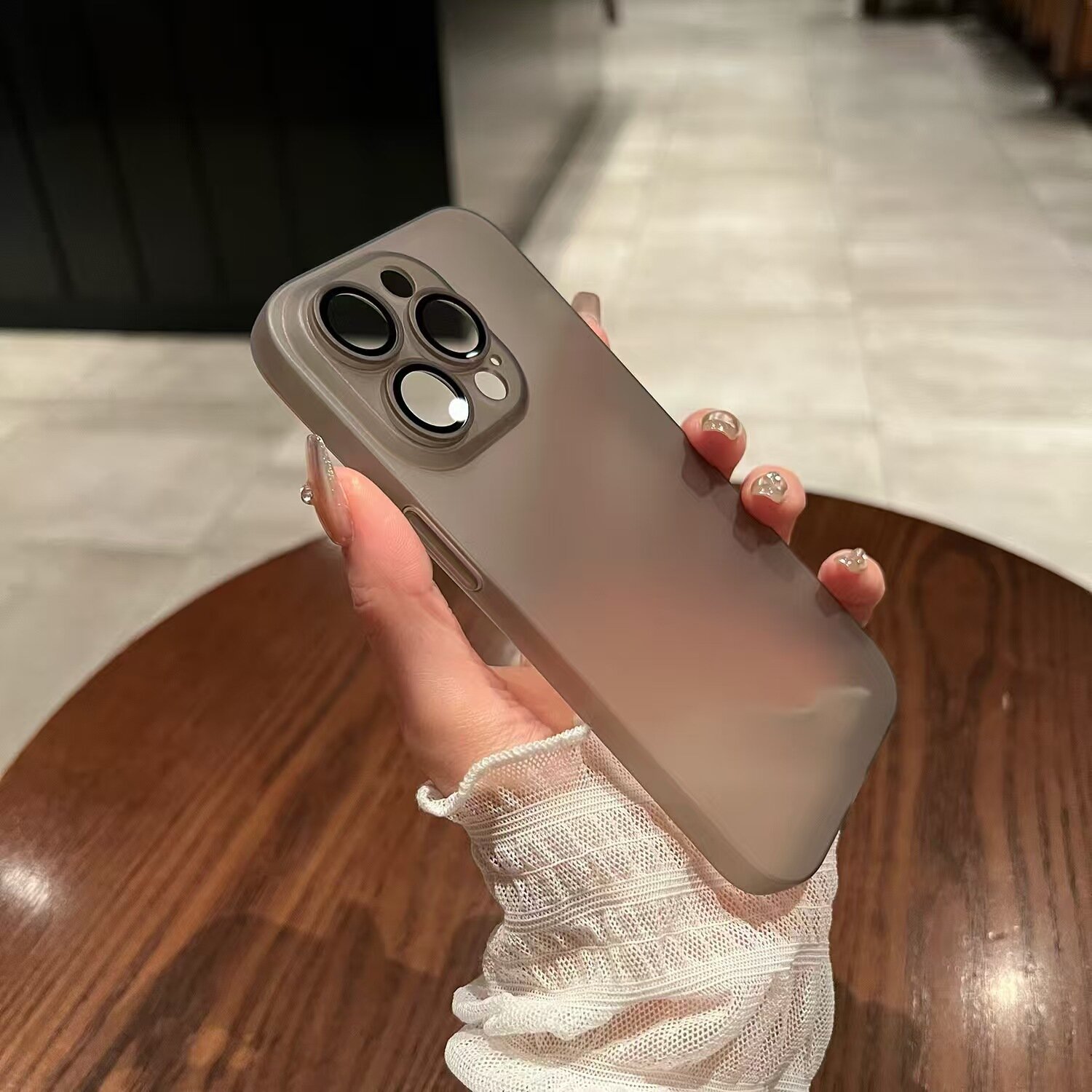 Чехол Colorful Roses "Рассеивание тепла", для iPhone 16 Pro, с пленкой для линз