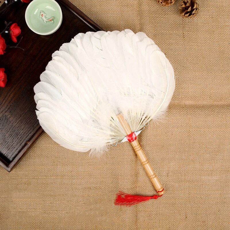 Винтажный веер с перьями B