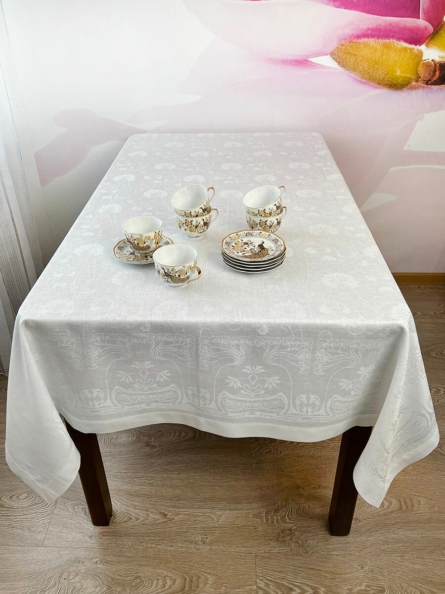 Скатерть льняная жаккардовая белая "Аквилегия" 150х250, лен 100%