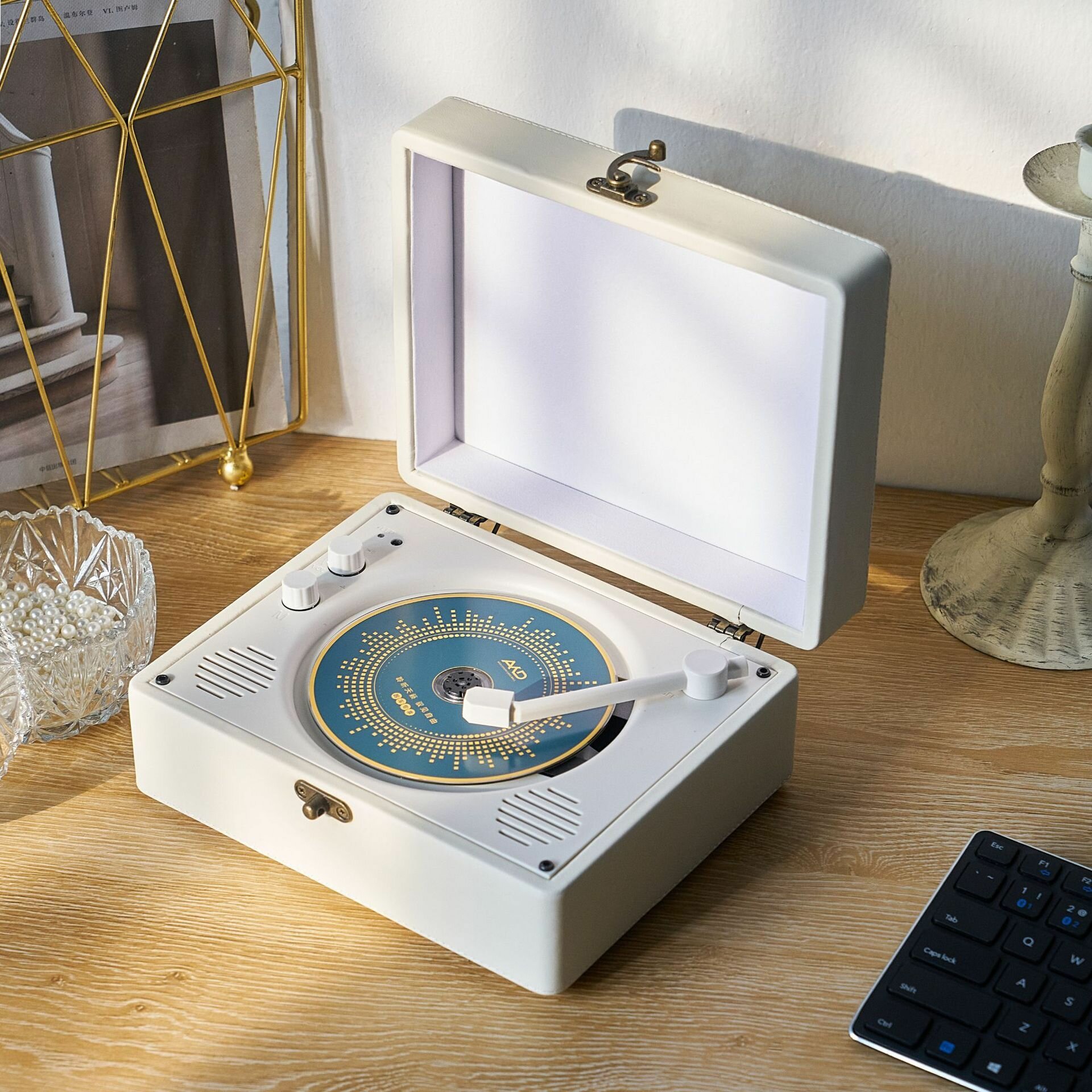 Виниловый проигрыватель