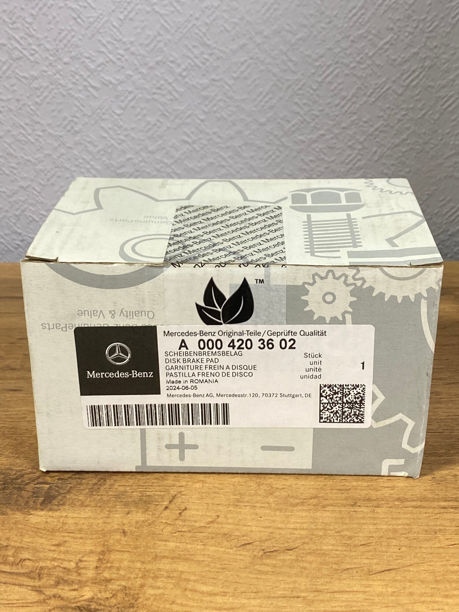 Mercedes тормозные колодки арт. A0004203602, 1шт