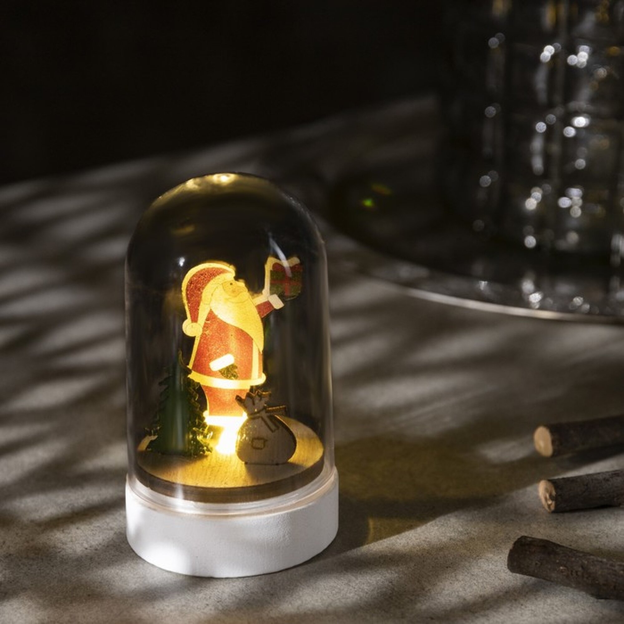 Фигура под куполом Luazon Lighting «Дед Мороз», дерево, металл, свечение теплое белое