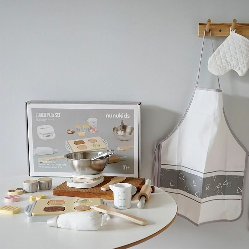 Деревянные игрушки, выпечка тортов, формы для набора противней, детские ролевые игры