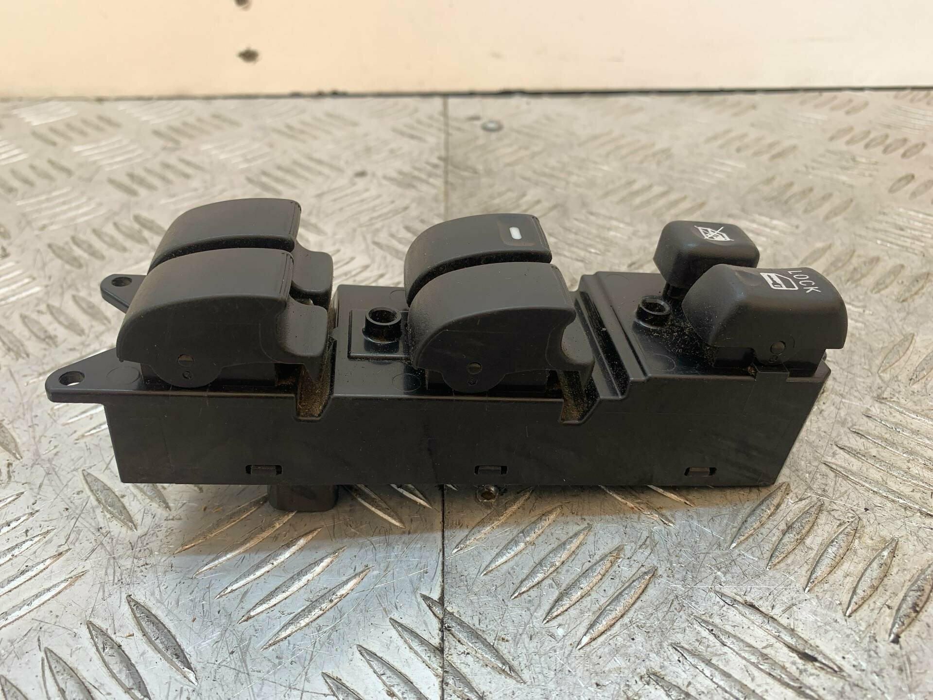 Блок управления стеклоподъемниками Citroen C-Crosser (2007 - 2013) C8D-D601M