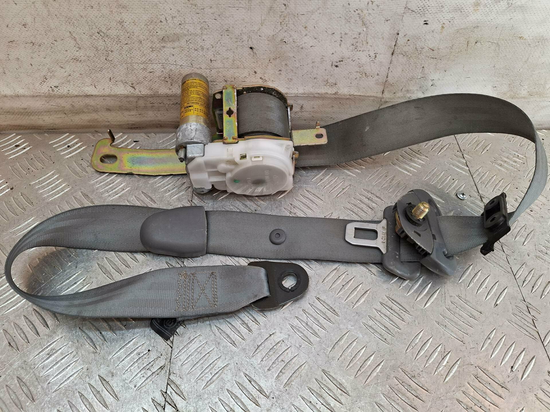 Ремень безопасности передний правый Hyundai Lantra 2 рест. 1999 8888029700