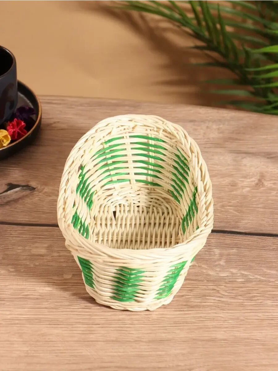 Плетёная корзина из ротанга 22х14х8 см