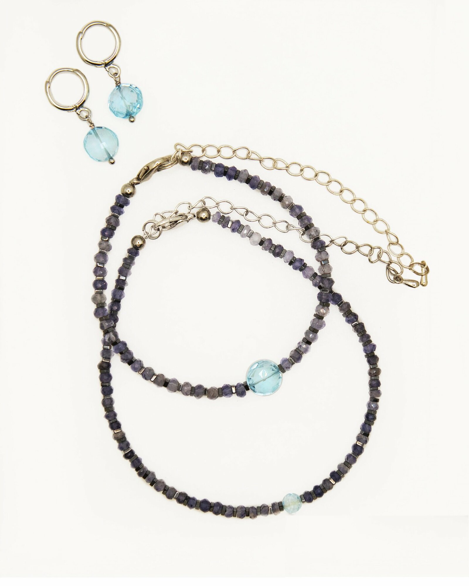 Комплект бижутерии Helena: браслет на ногу, серьги, браслет, топаз, гематит, иолит