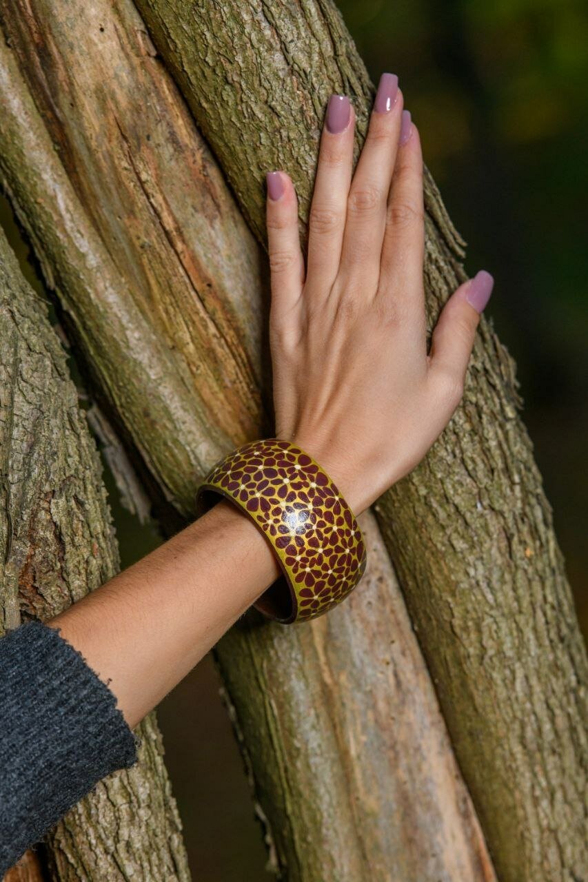 Жесткий браслет