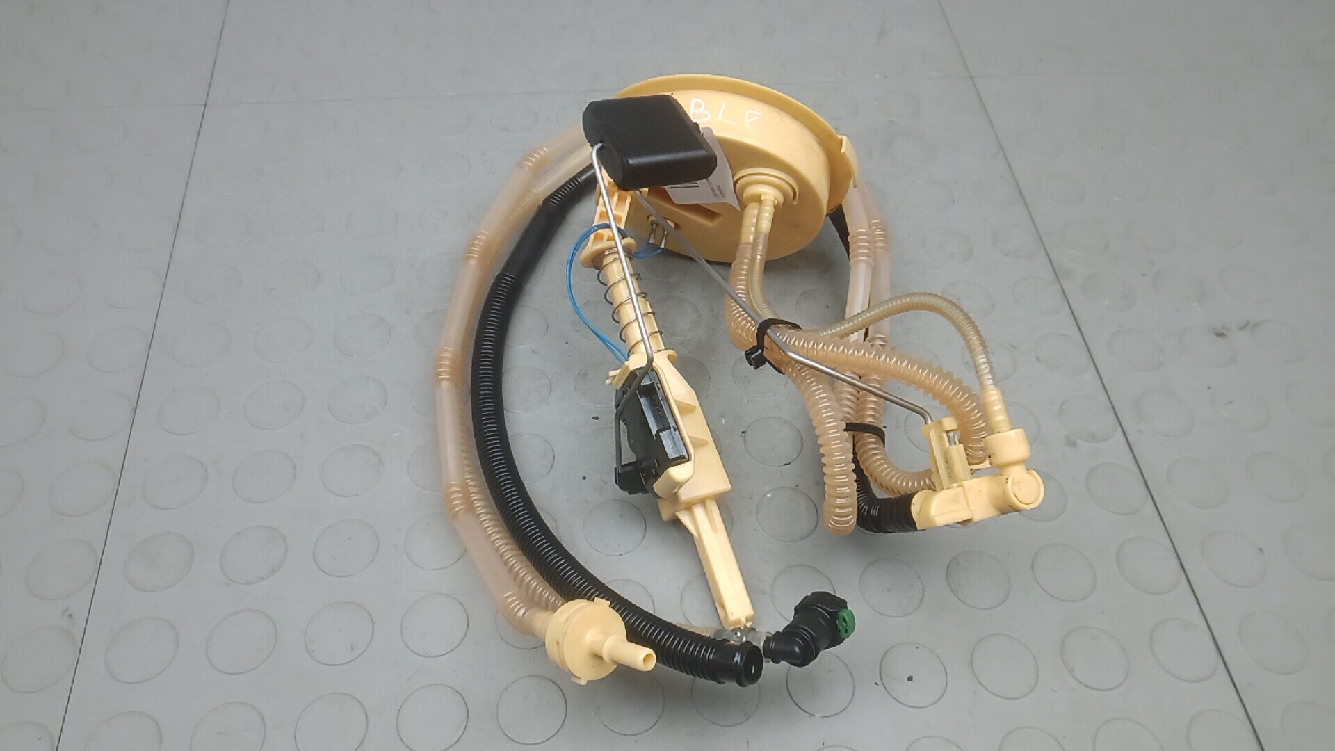 Датчик уровня топлива BMW 1 E87