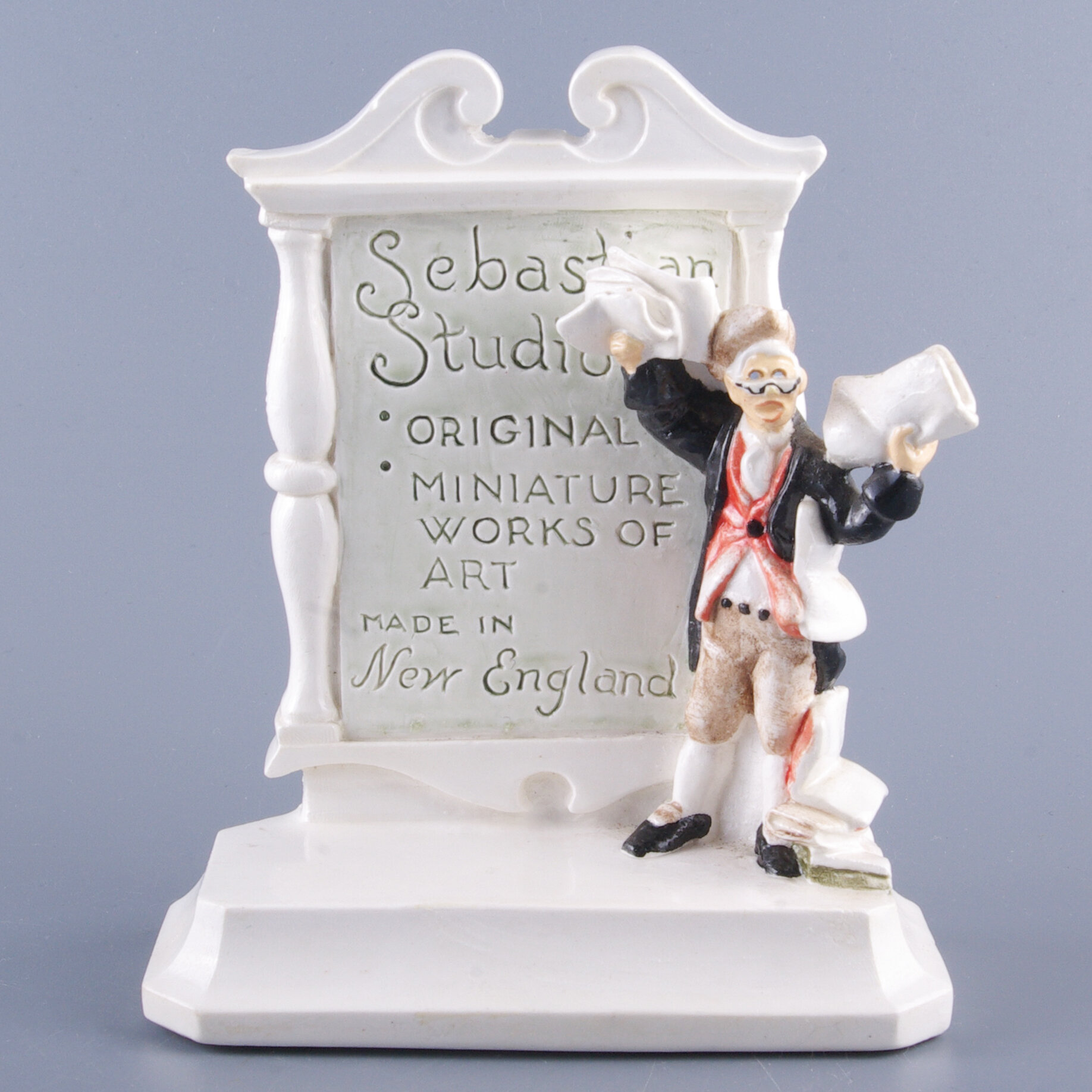 Винтажная миниатюрная коллекционная статуэтка от Sebastian Studio. Фарфор, ручная роспись. Sebastian Miniatures Studio. Массачусетс, США, 1981 год