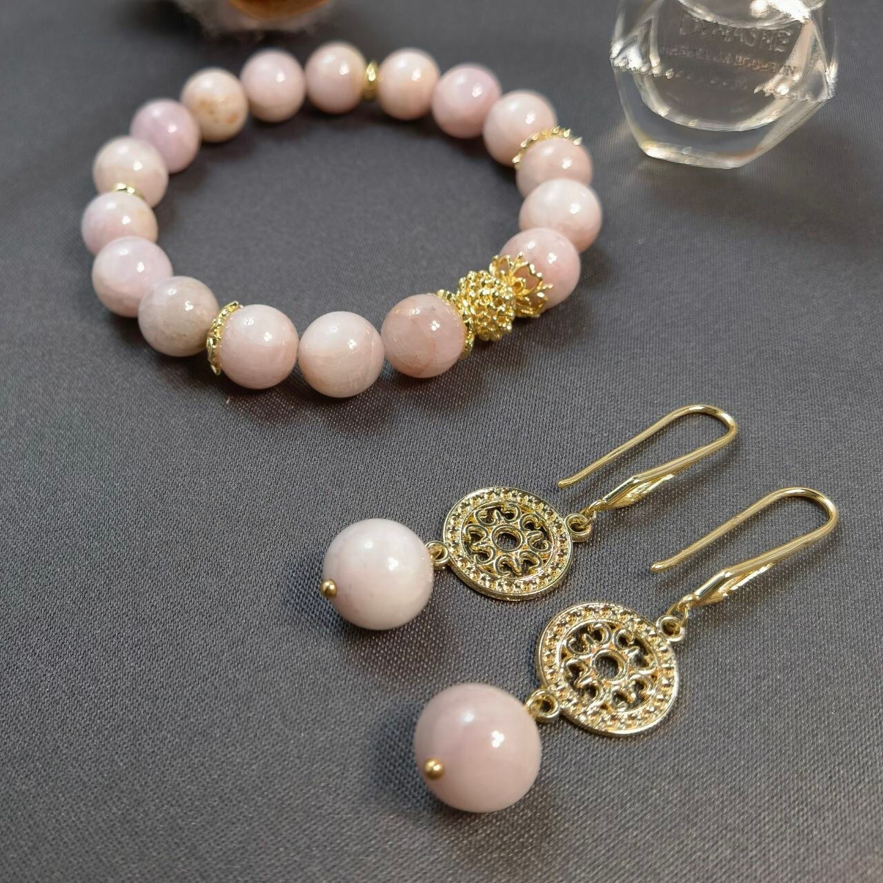 Комплект бижутерии: браслет, серьги, кунцит