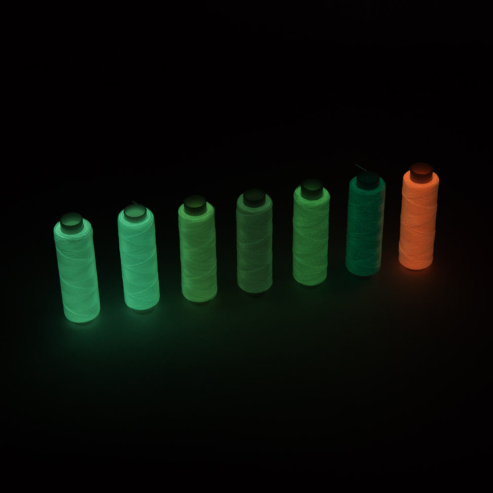 Gamma GDT-150/2-EA67 люминесцентные нитки для вышивания, 100% полиэстер, 183 м 200 цвет №2 гр. белый