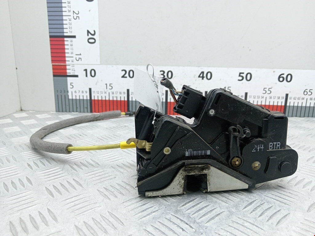 Замок двери передней правой BMW 3-Series (E46) 51217011244 арт. 2080771