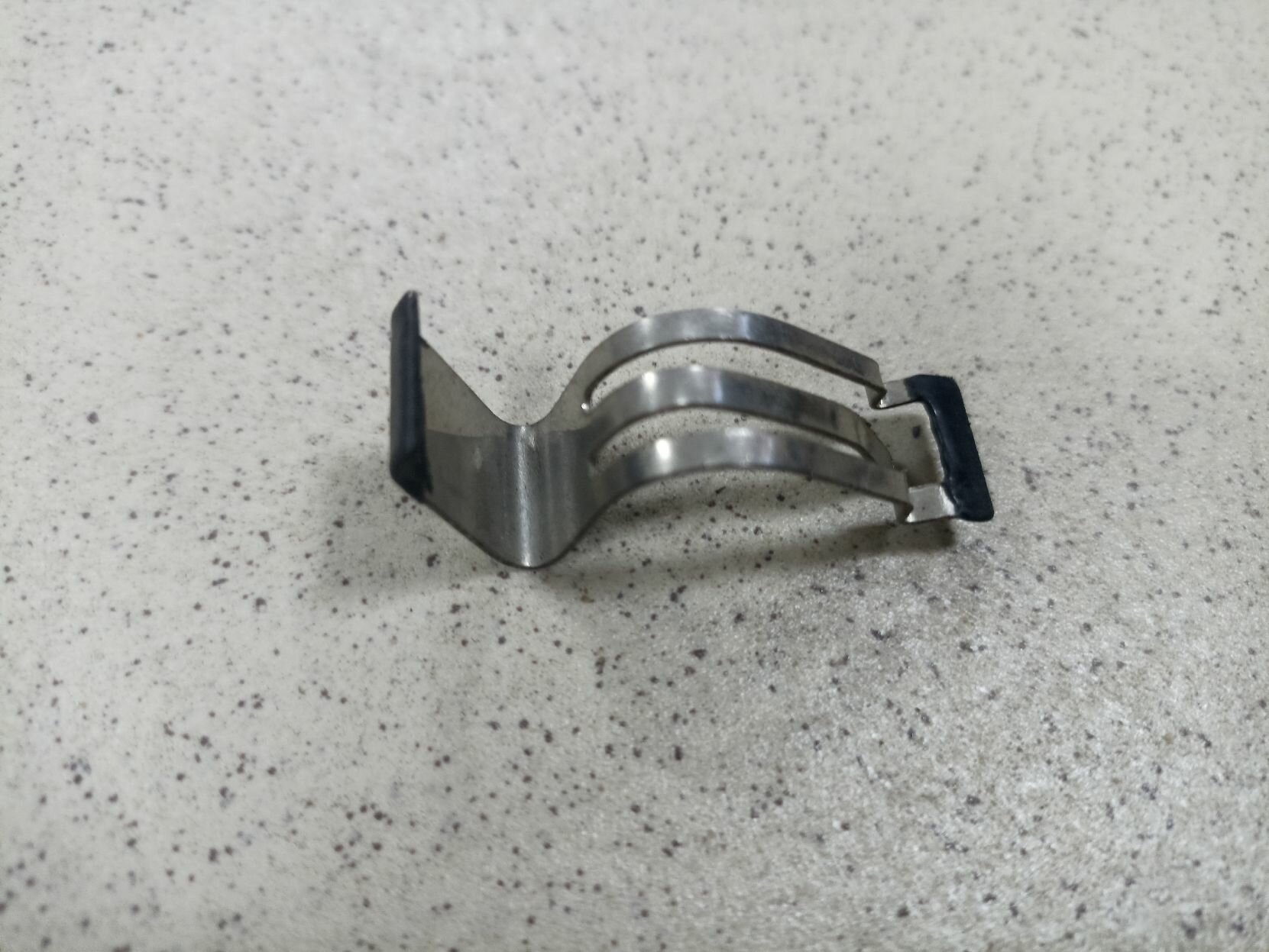 Пружина лючка бензобака Brilliance V5 [1.6 16V 5AT внедорожник] 4010473