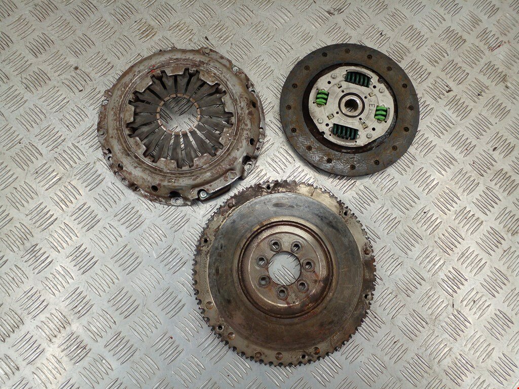 Маховик (демпфер сцепления) Renault Laguna 2 8200441371 арт. 1839751