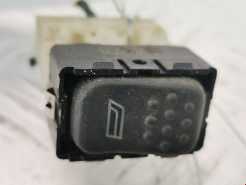 Кнопка стеклоподъемника Alfa Romeo GTV (916C) 60612494 арт. 1622566