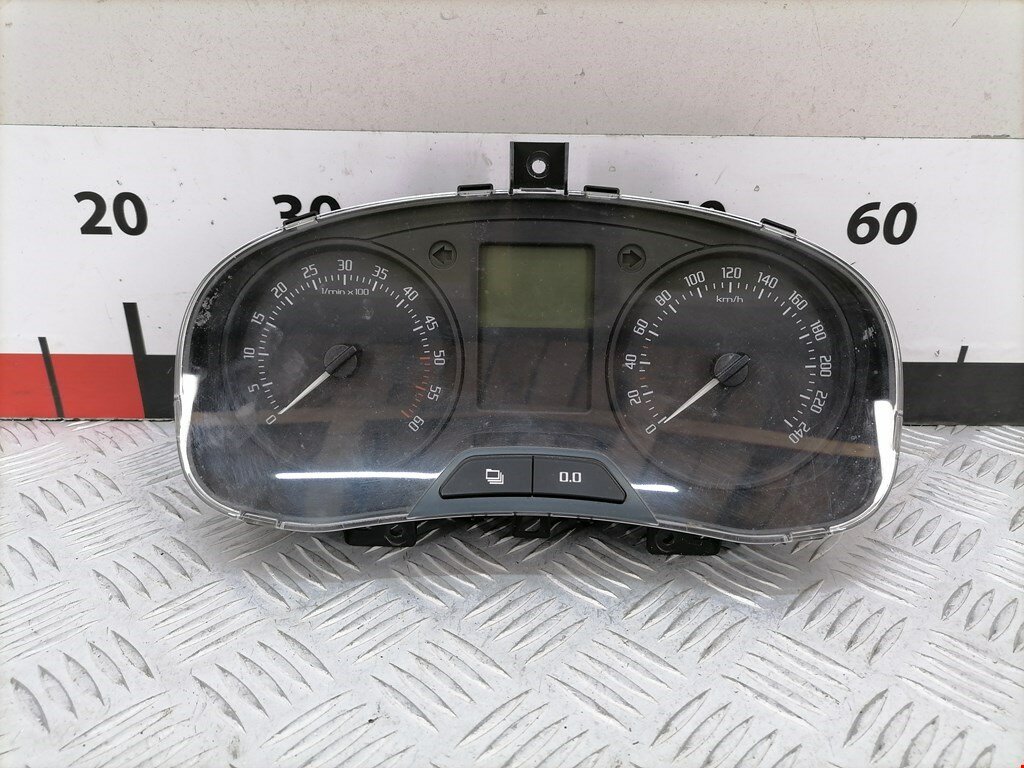 Панель приборная (щиток приборов) Skoda Fabia 2 (5J) 5J0920800D арт. 1506791