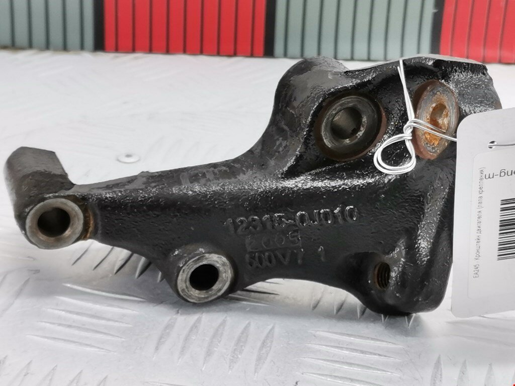 Кронштейн (крепление лапа) двигателя Toyota Echo 123150J010 арт. 1627195