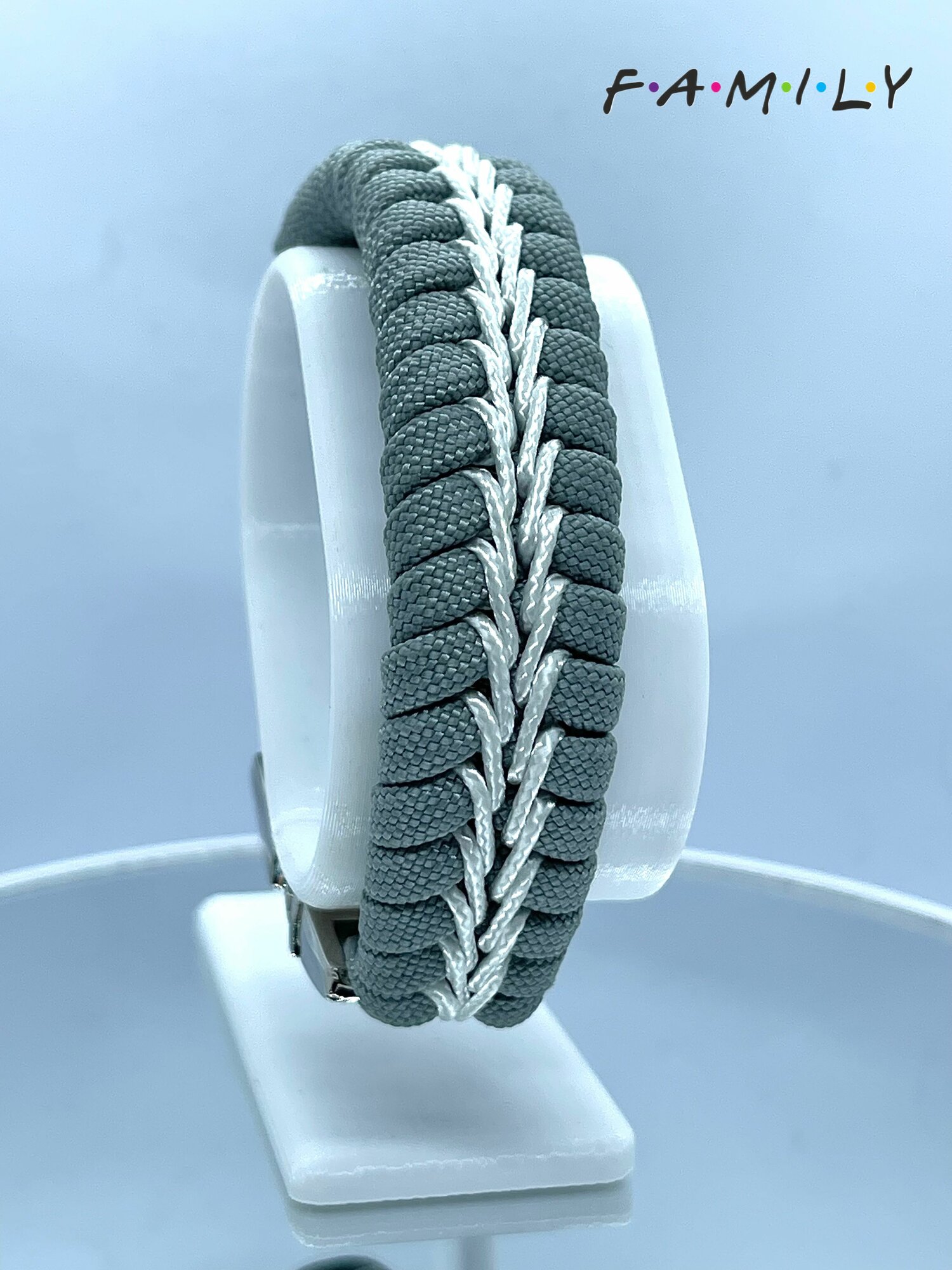 Плетеный браслет