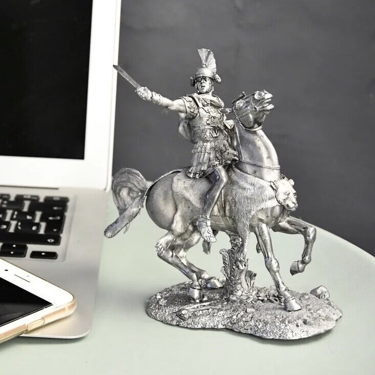 Оловянная фигурка Александр Македонский на коне 90 мм масштаб (16 см высота)