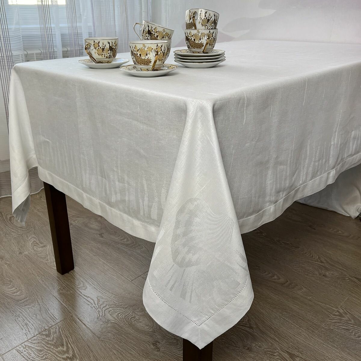 Скатерть льняная жаккардовая белая "Ракушки" 150х250, лен 100%