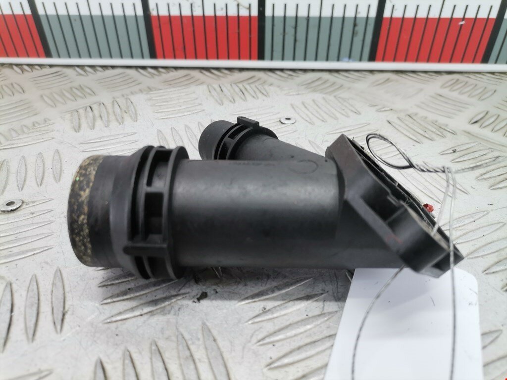 Фланец (штуцер системы охлаждения тройник) BMW 5-Series (E39) 11127806196 арт. 2154819