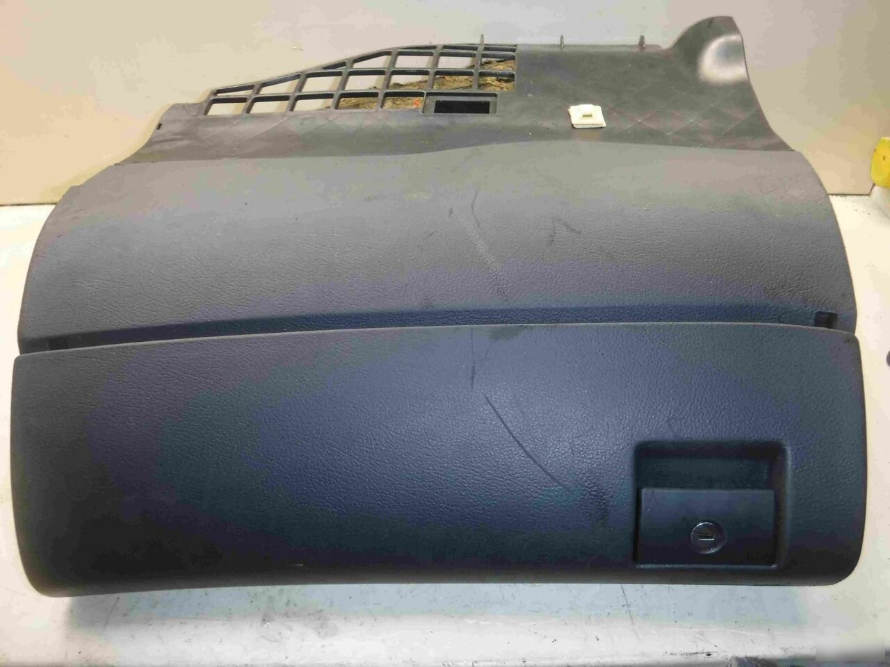 Бардачок Audi A4 B5 (1994—1999) 8D1857035