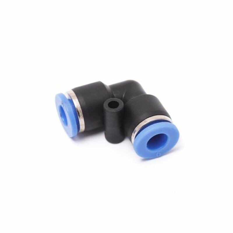 Фитинг угловой для пластиковых трубок 10мм PARTNER