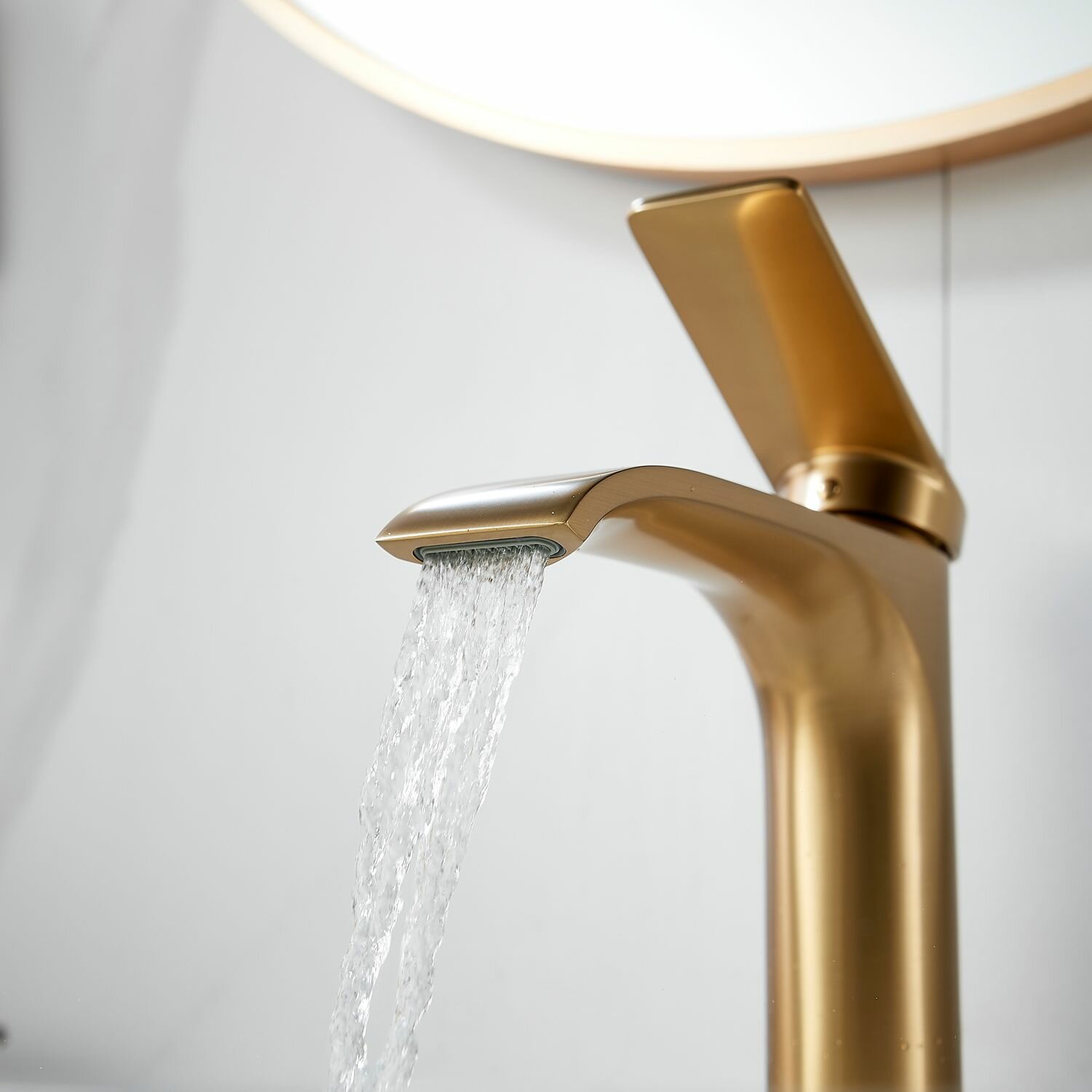 Смеситель для раковины Shevanik с каскадным изливом