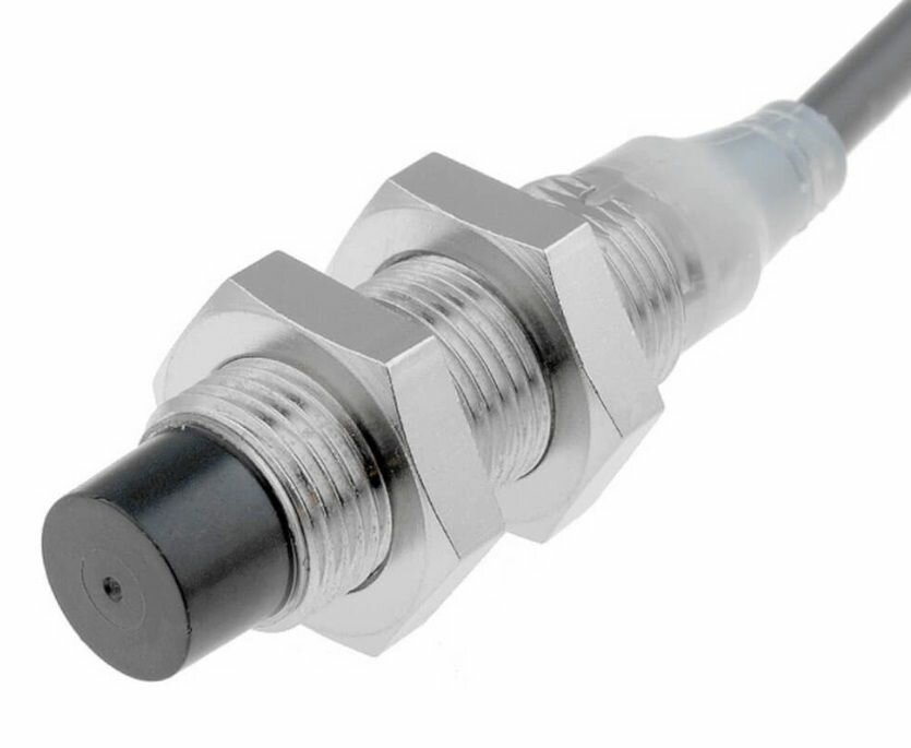 Индуктивный датчик Omron E2A-M12KN08-WP-B1 2M