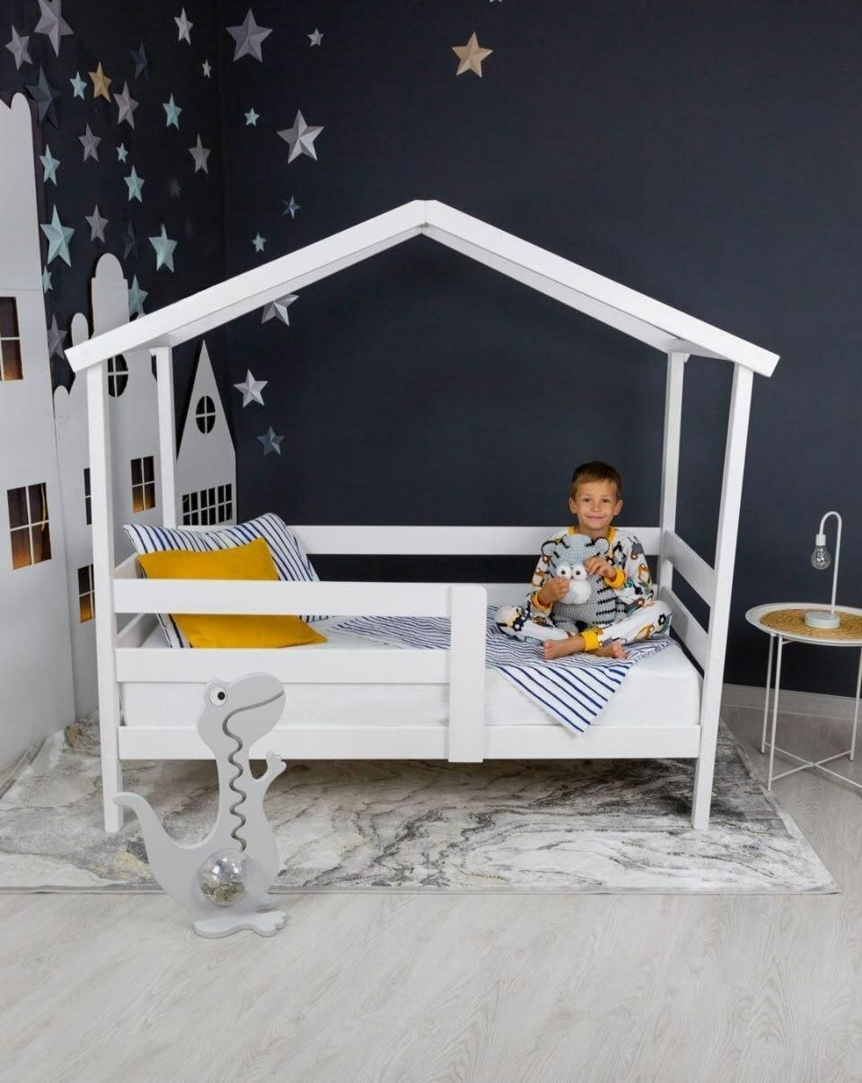 Кровать Домик 180*90, белая эмаль, из натурального дерева (массив сосны)