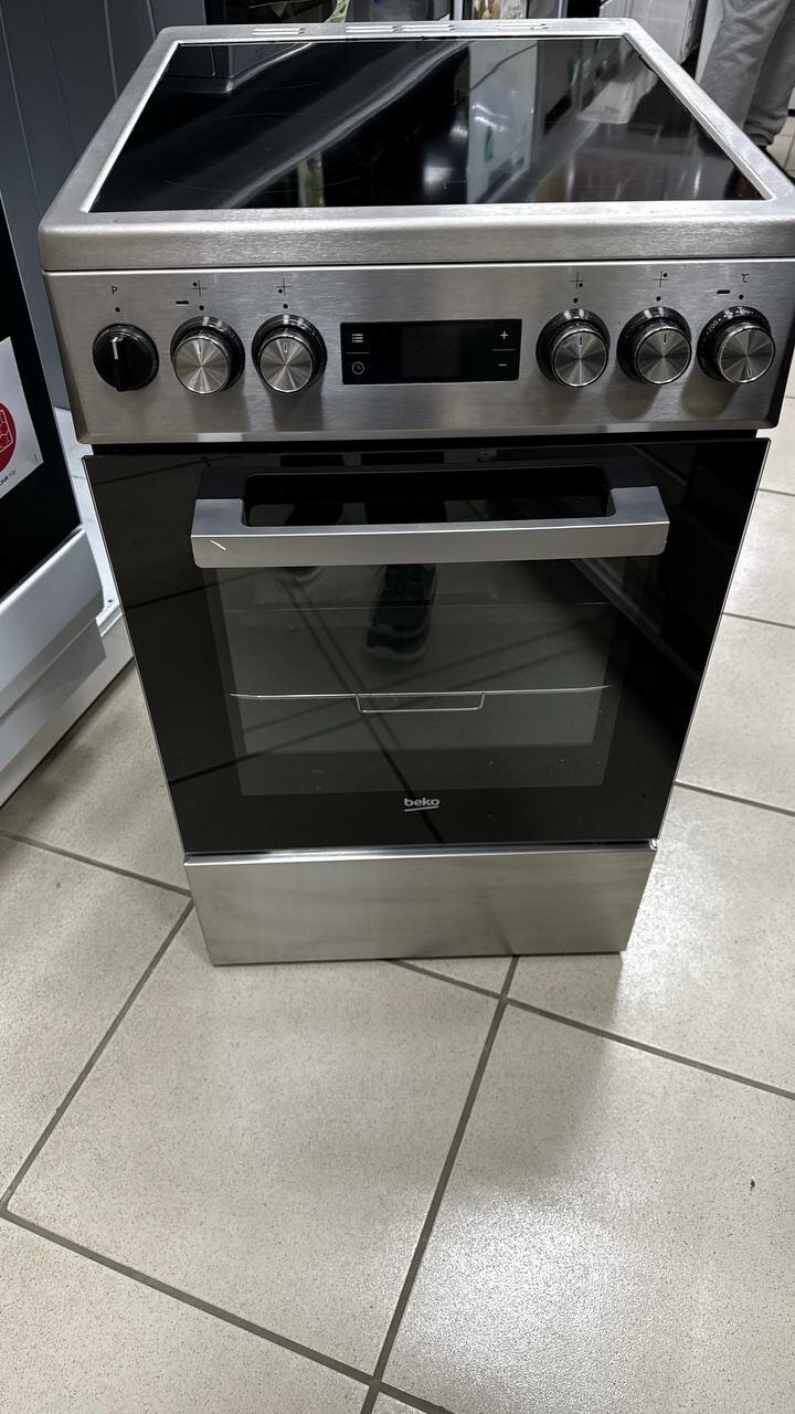 Электрическая плита Beko FSM57300GX